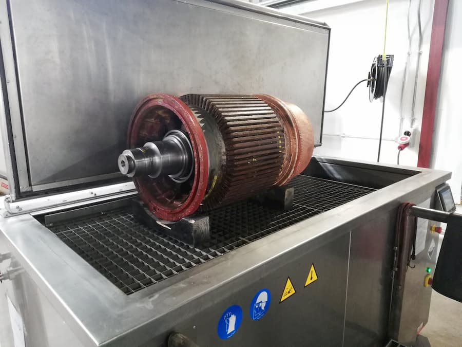 Industrial electric motor and generators cleaning - ultratecno